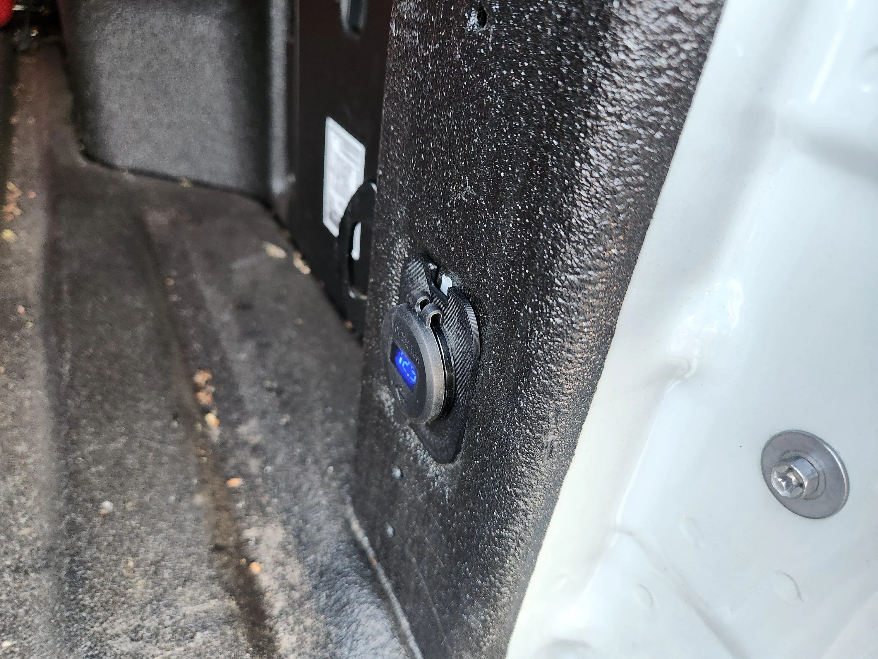 Adding 12V and USB power ports to the bed - installed photo | Page 8 ...