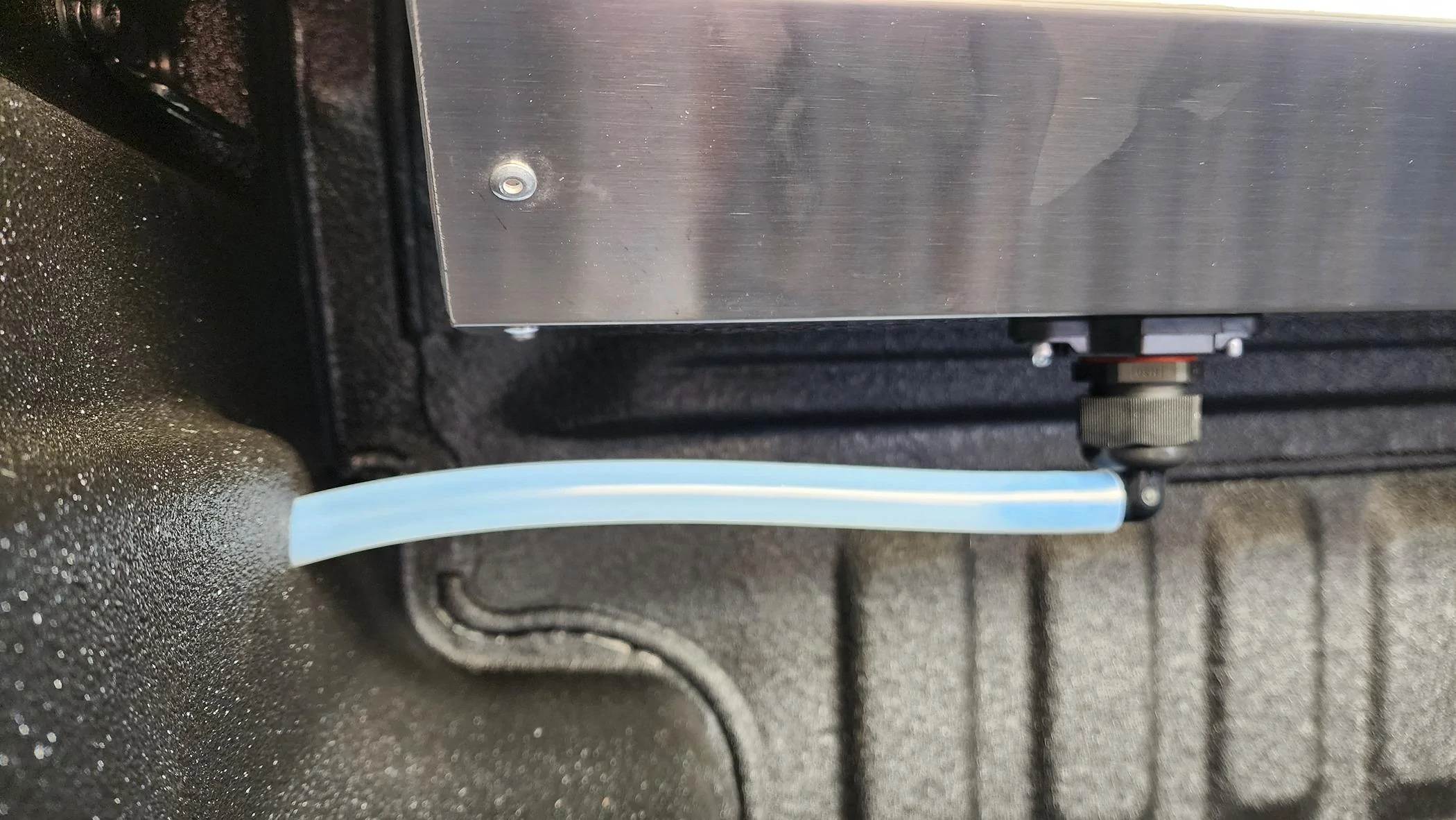 Where are you all routing your retractable tonneau drain tubes on the ...