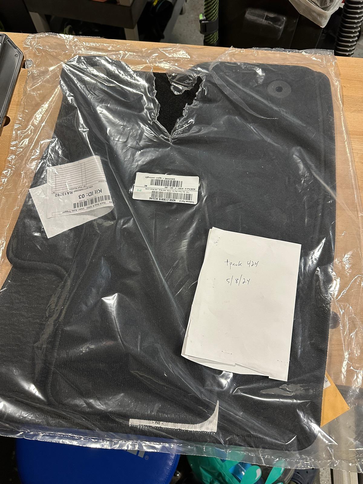 Colorado - 23 Maverick OEM floor mats (cloth) | MaverickTruckClub ...