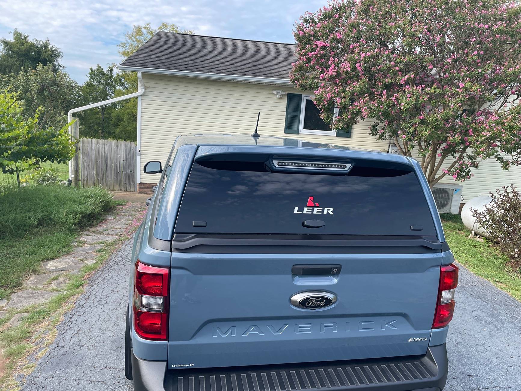 Leer 100XQ Sport Truck Cap installed on 2024 Maverick AWDXLT Azure Gray ...