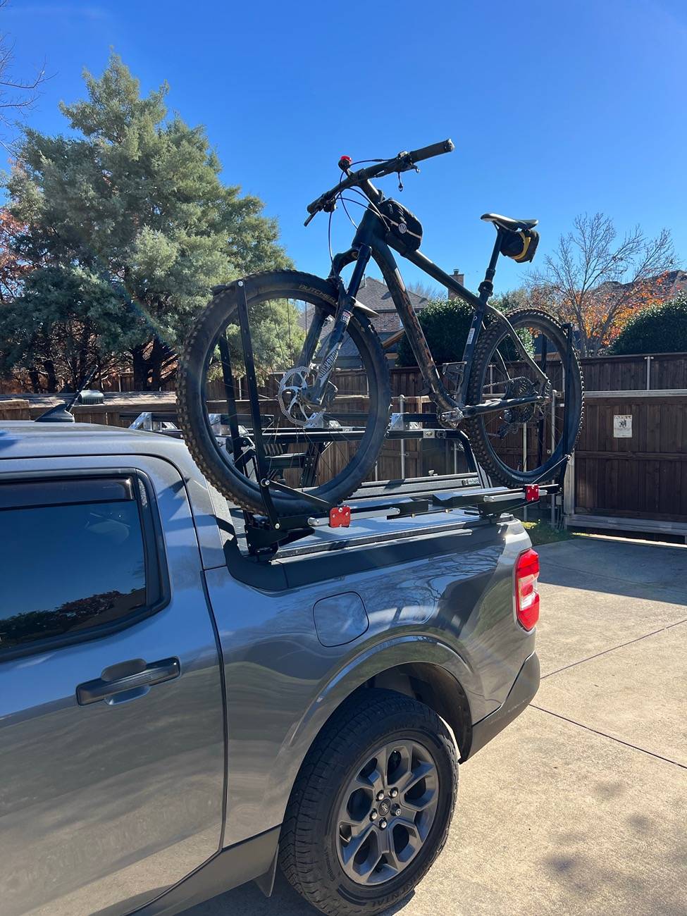 Installing BillieBars Bike Mount Kit on Xtrusion Overland XTR1 Rack ...