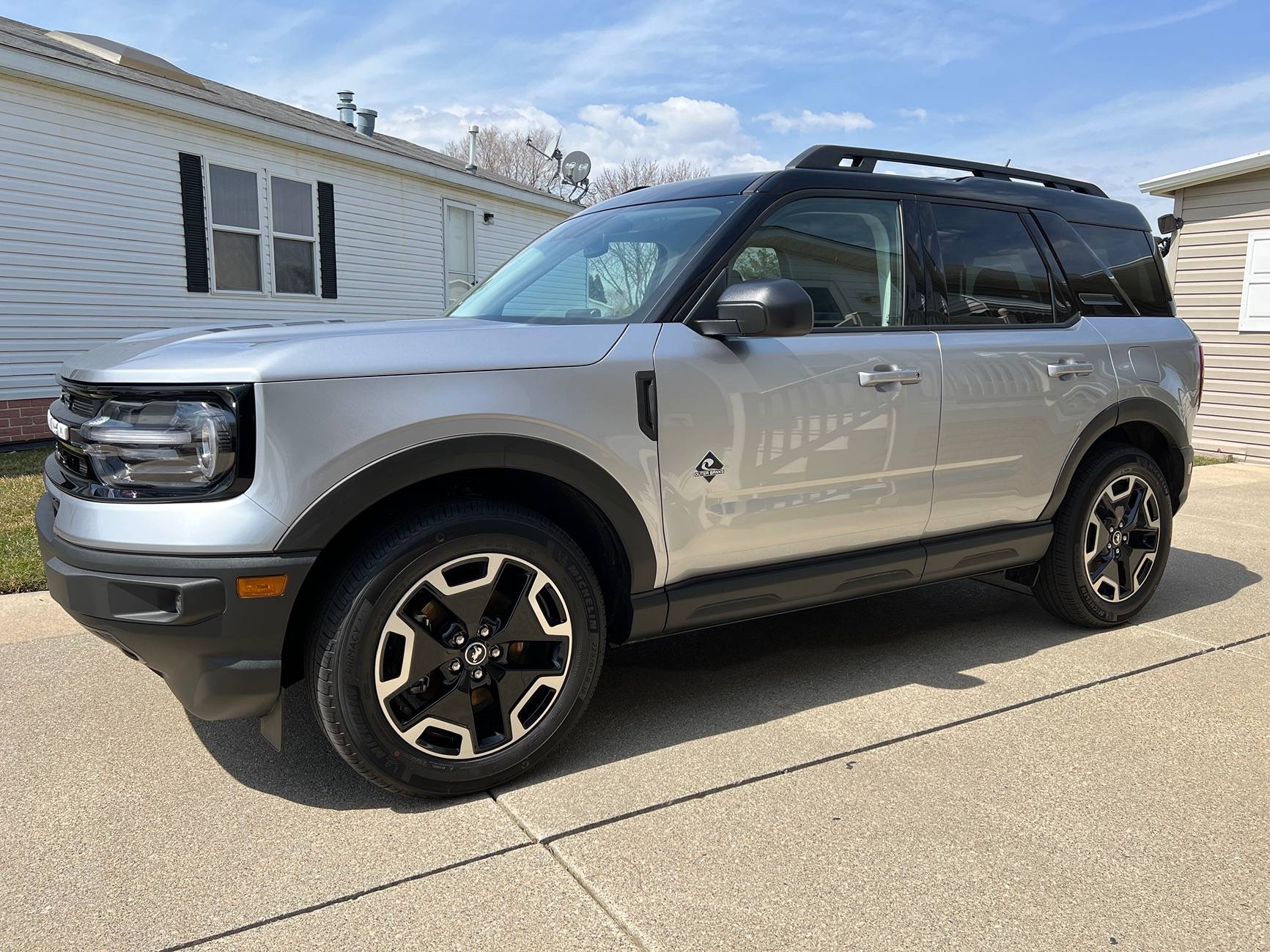 2025 Maverick XLT Velocity Blue w/ Bronco Outer Banks 18" wheels ...