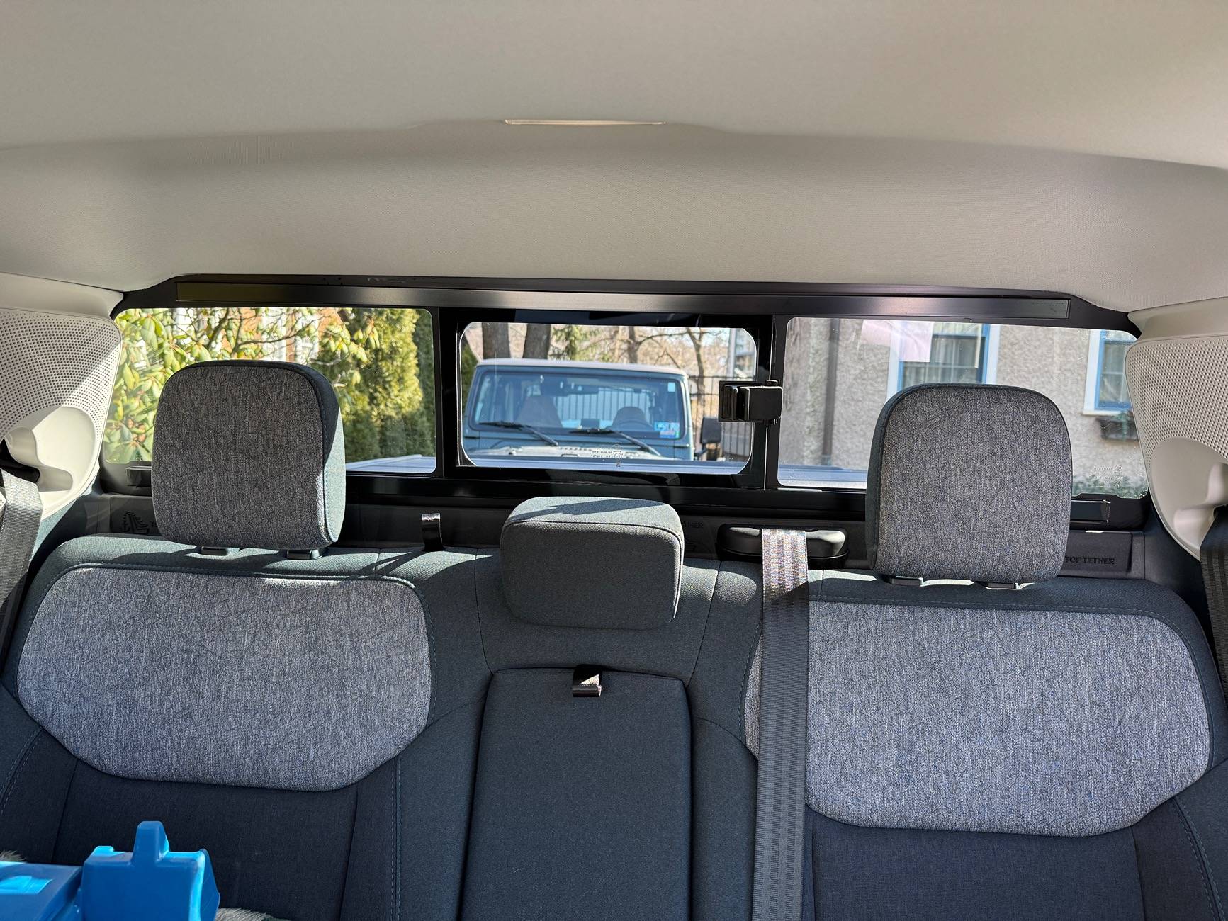 Installing Pre-2025 Manual Rear Sliding Window on 2025 Maverick ...