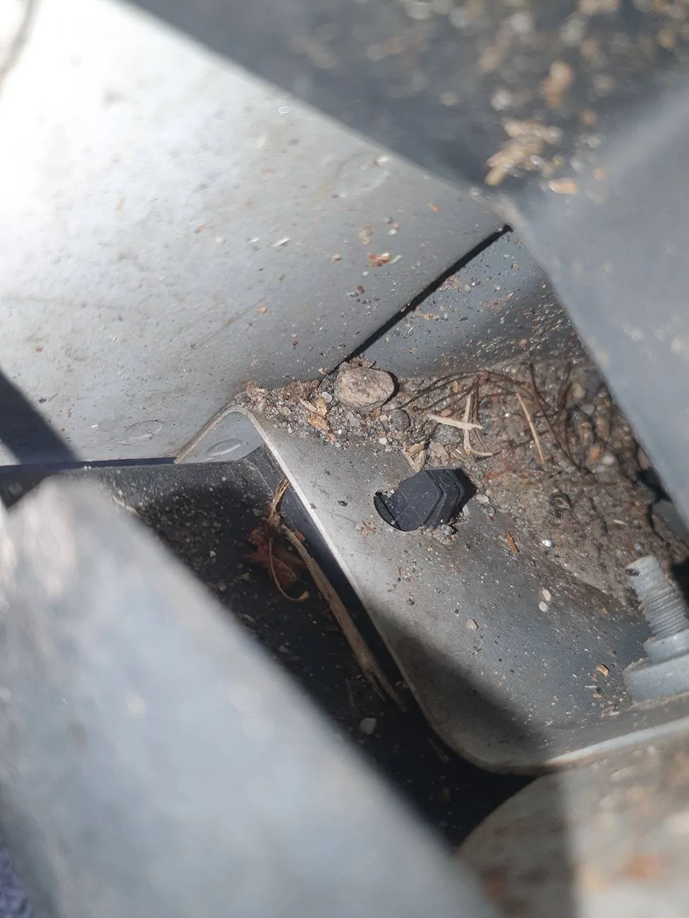 Junk and debris getting into the rocker panel cavities ...
