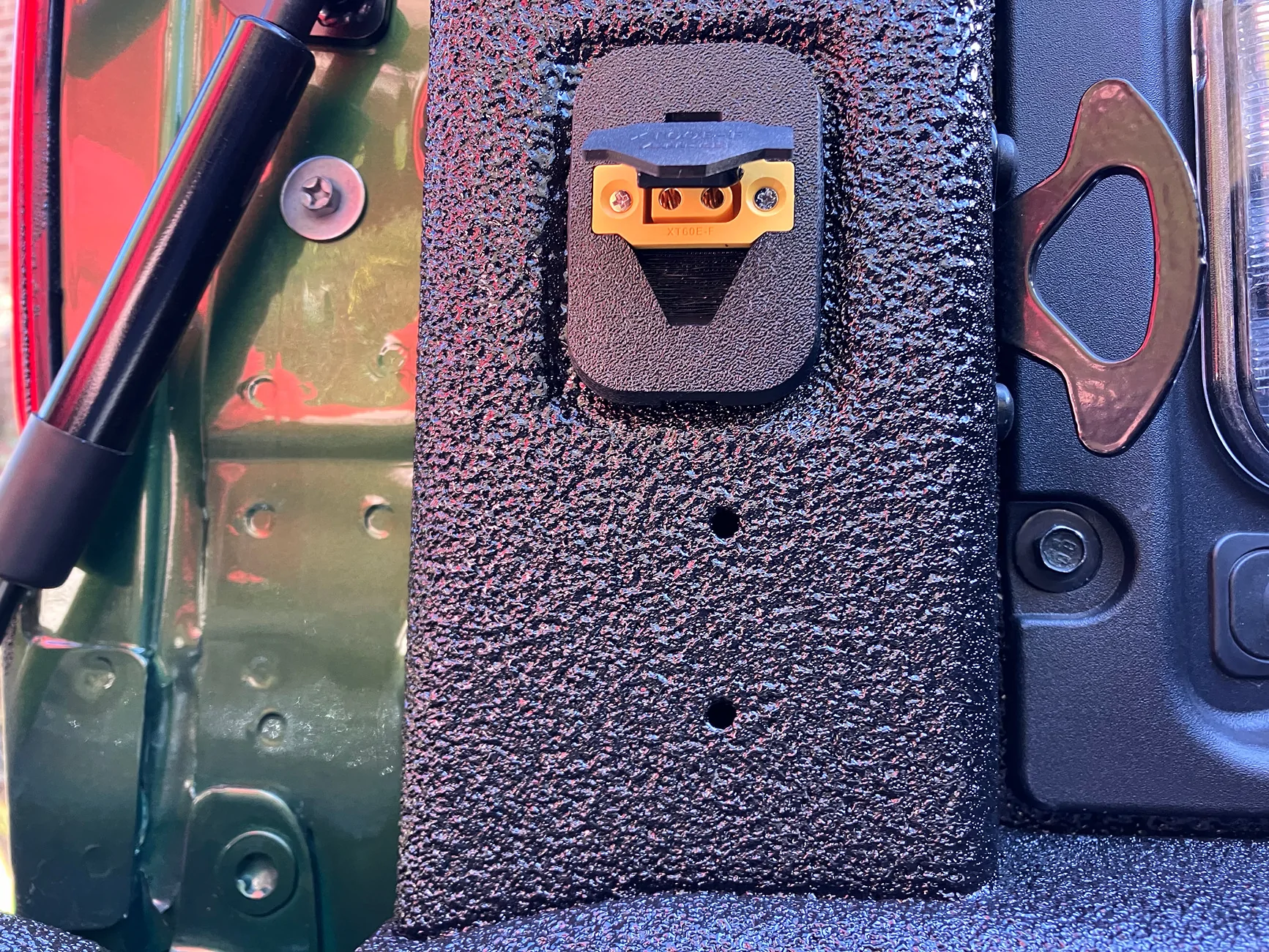 Maverick_Innovation_Designs Cargo Box Plug-and-Play Outlet Review (Including NEW XT60 ...