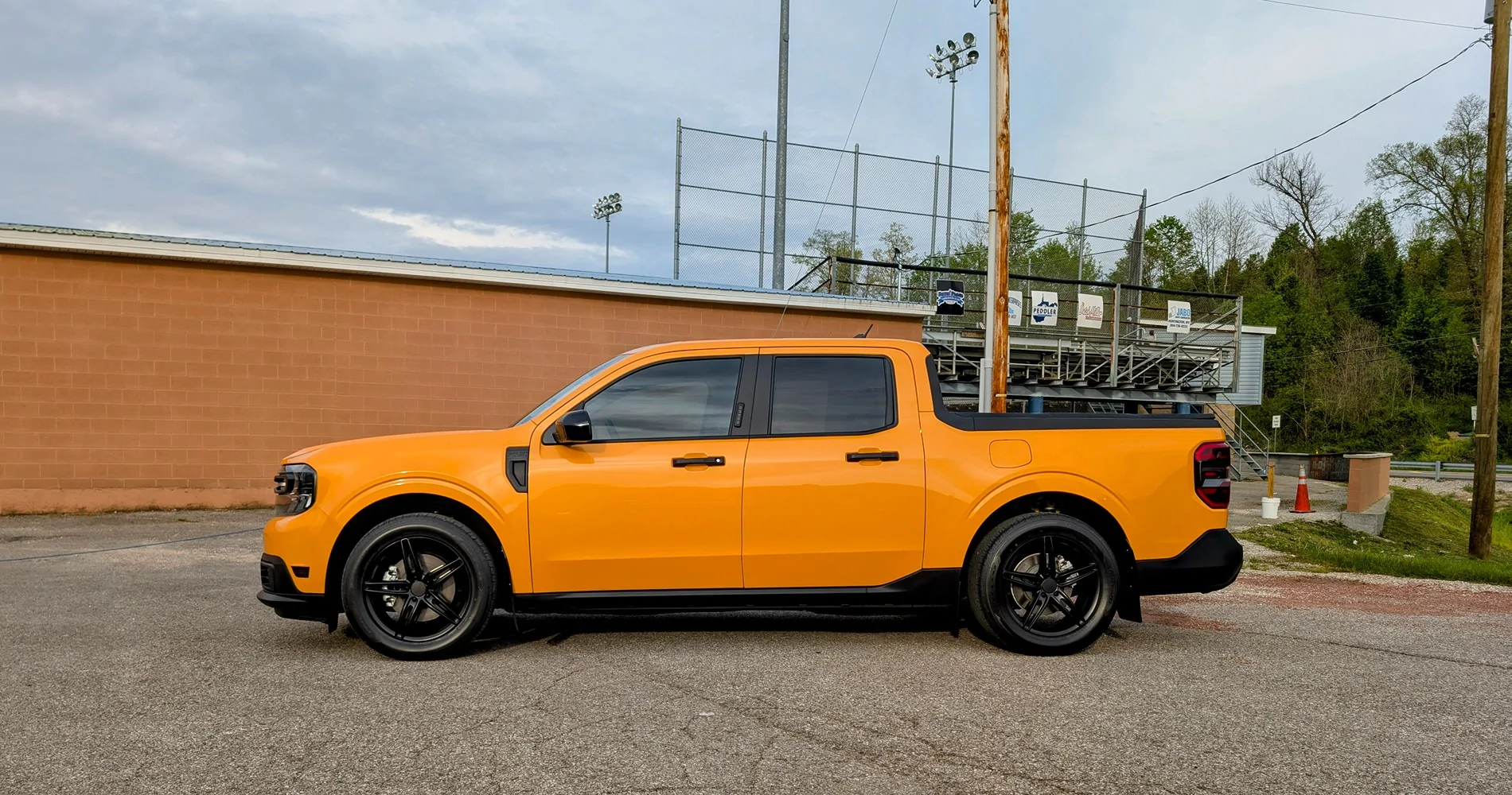 To tailgate spoiler or not to tailgate spoiler... That is the question ...