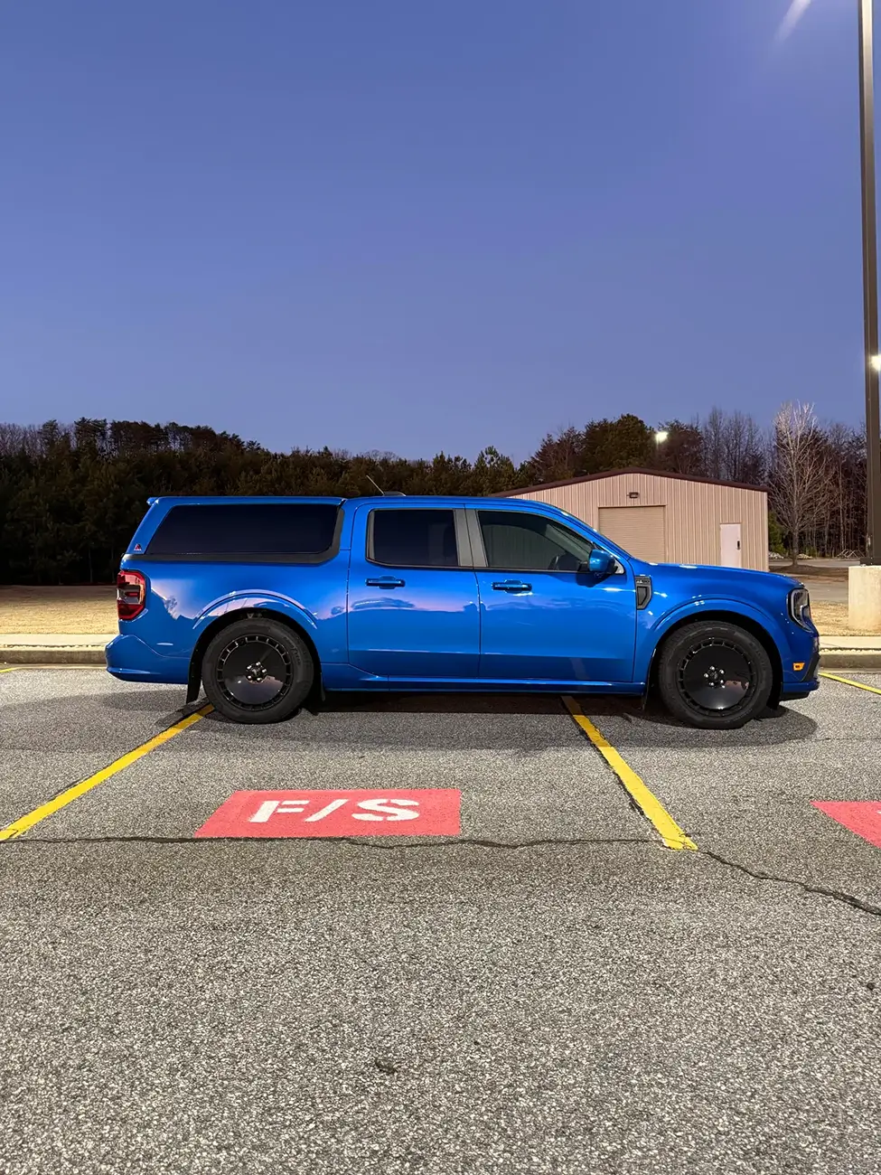 Lobo with Leer Topper Cap | MaverickTruckClub - 2022+ Ford Maverick ...