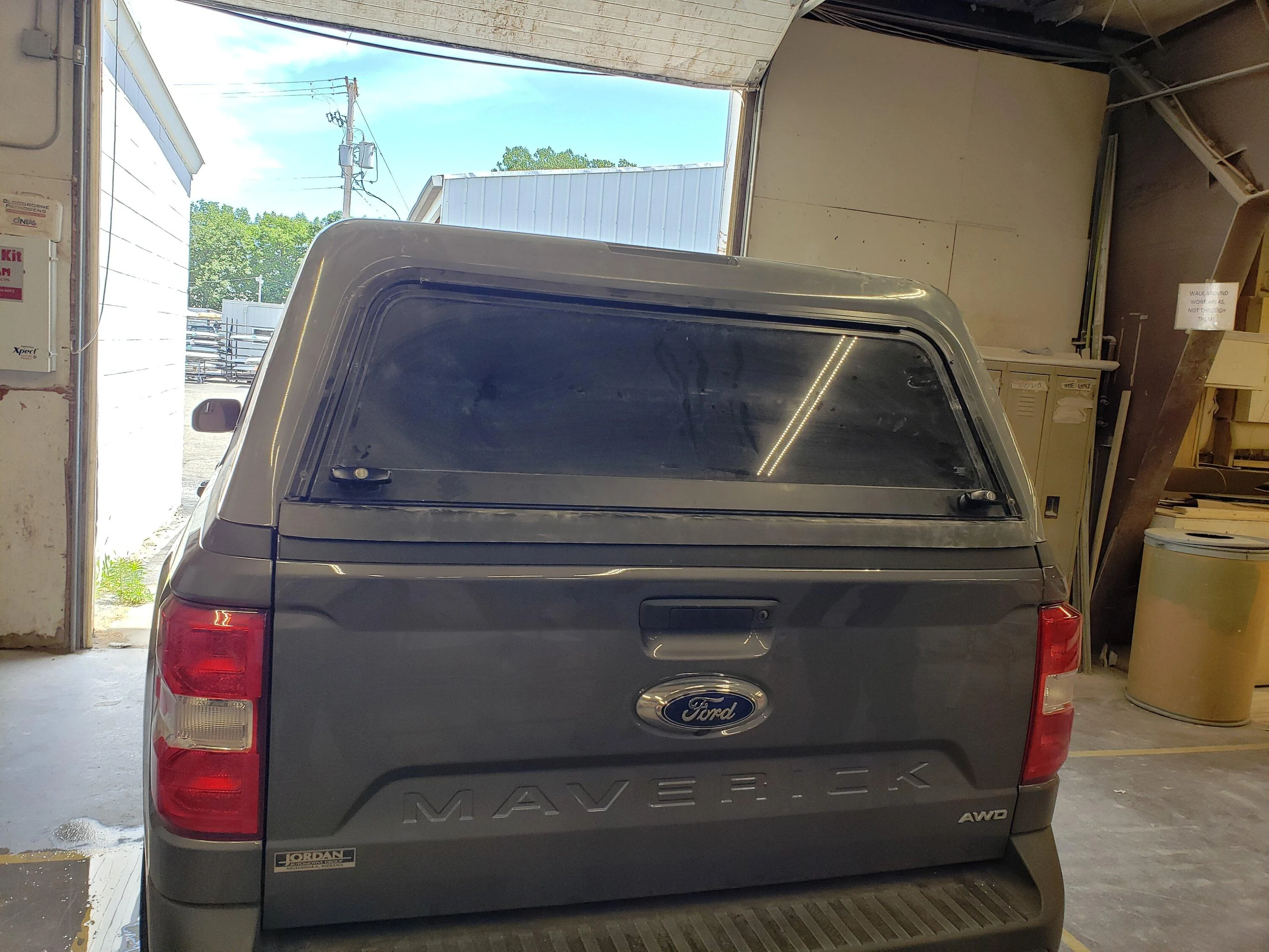 Ranch Mid-Rise cap topper photos | MaverickTruckClub - 2022+ Ford ...