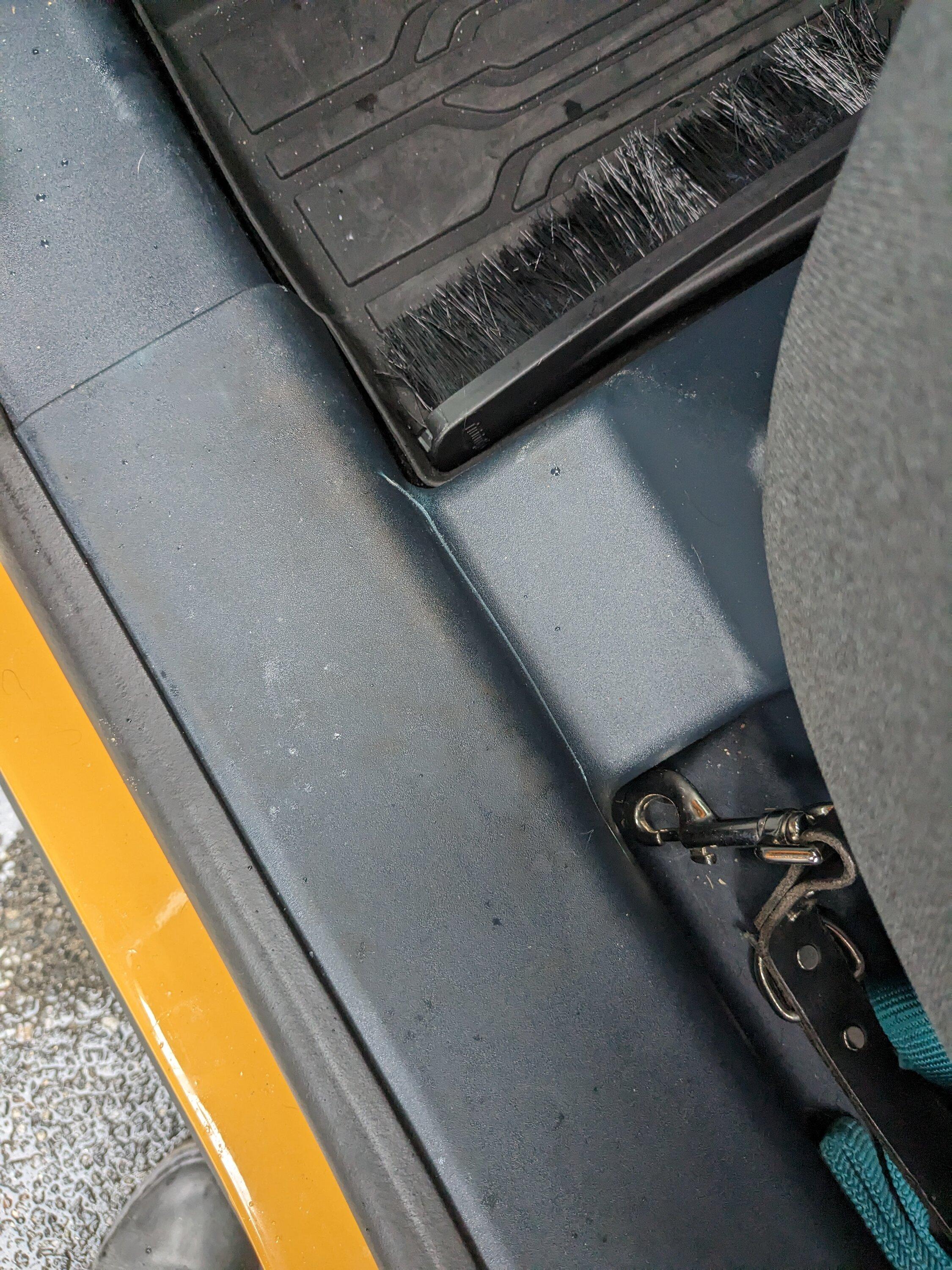 Opened back door and discovered this crack | MaverickTruckClub - 2022 ...