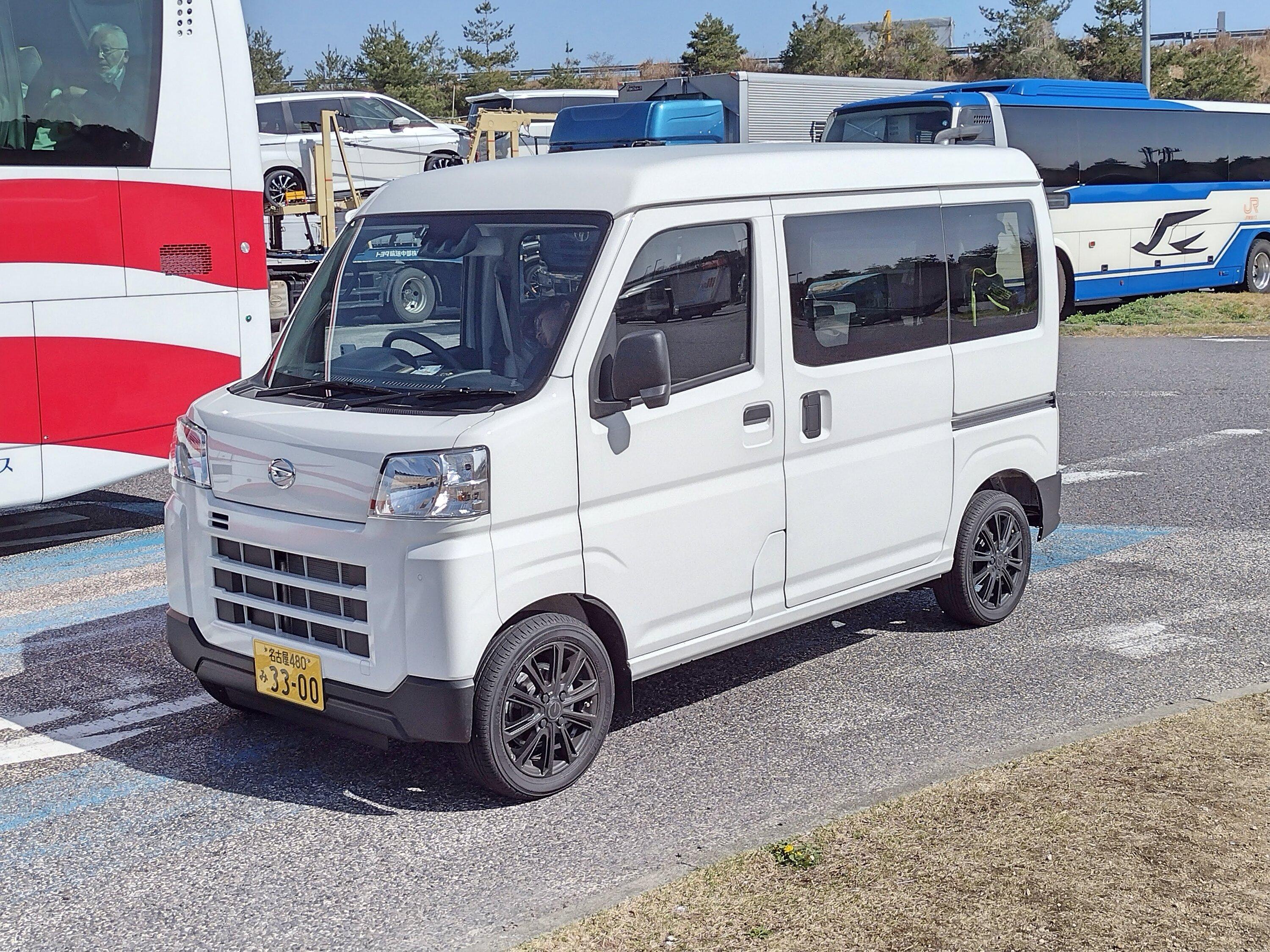 Rural Americans are importing tiny Japanese pickup trucks Bigger isn’t ...